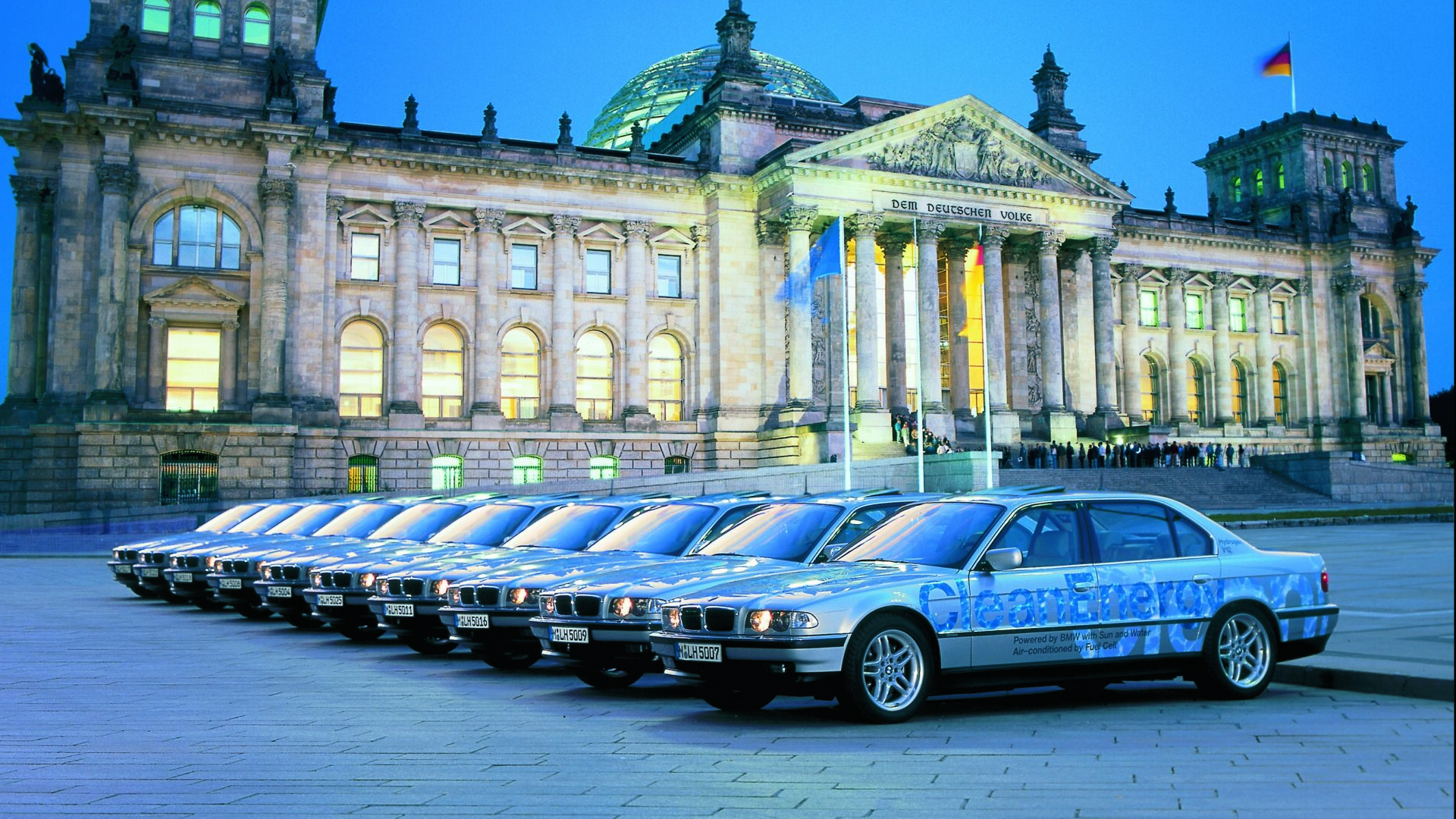 Efter 4 års arbejde: Nu sender BMW brint-biler på vejene